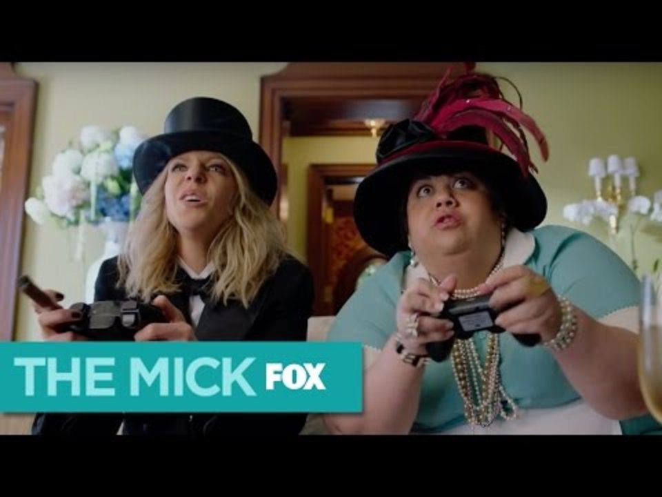 The Mick 1x01 Serientrailer | Serienjunkies.de
